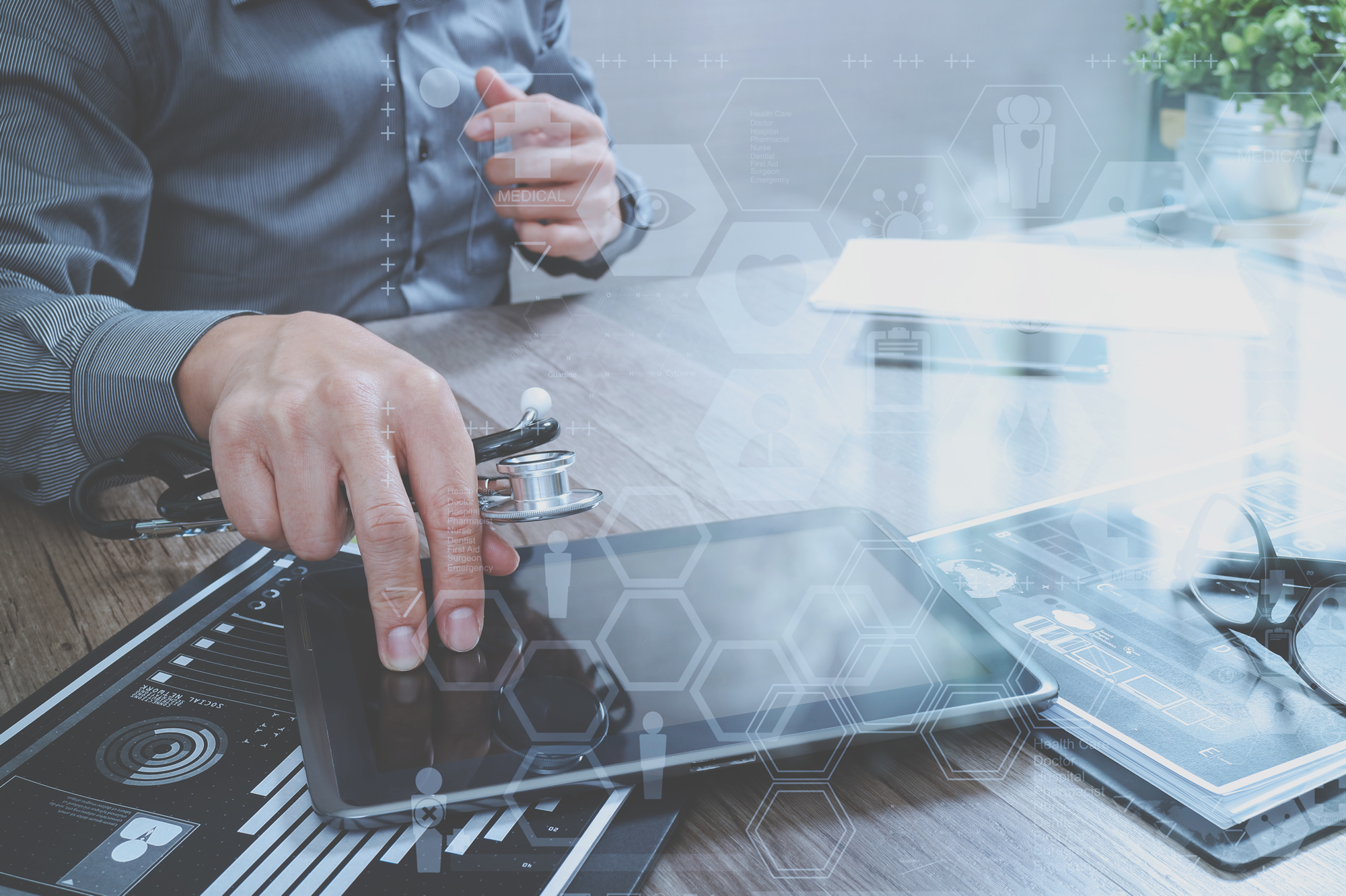 How digital courseware can ease students' financial worries - eCampus News